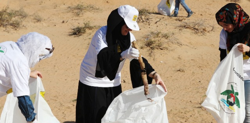 AUST Students Volunteer in Clean Up UAE Campaign | Ajman University ...